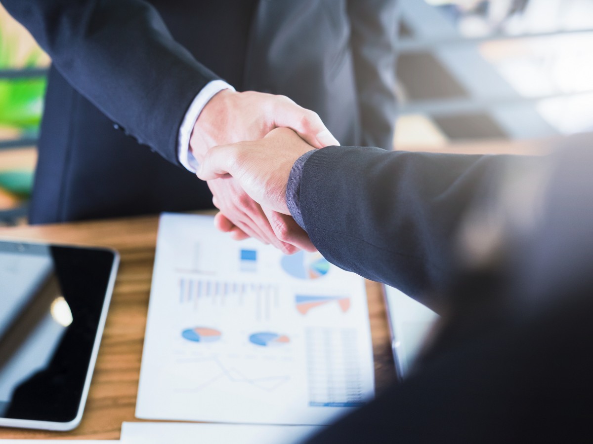 8 Reasons to Partner With a European Distributor